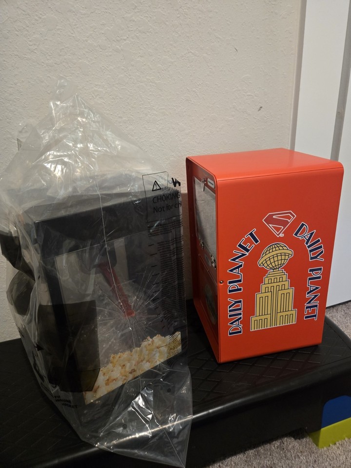 NEW AMC Superman Daily Planet Newspaper Popcorn Bucket and Regal Heat ...