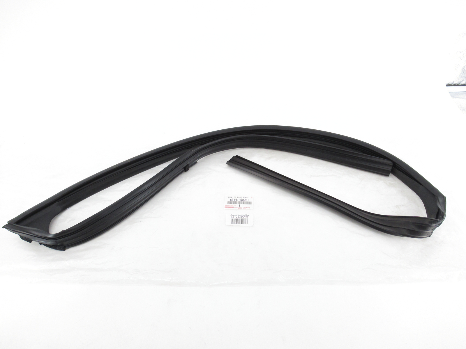 Genuine Lexus 68141-50022 Passenger Front Door Glass Weatherstrip LS460 ...
