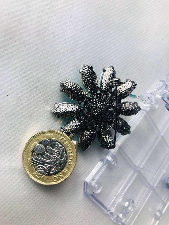 Brooch Blue Flower Gem Vintage Metal ra | eBay