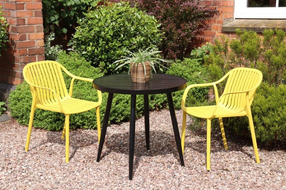 COLOURFUL STACKABLE OUTDOOR GARDEN CHAIRS CHOICE OF SIX COLOURS FULLY ...