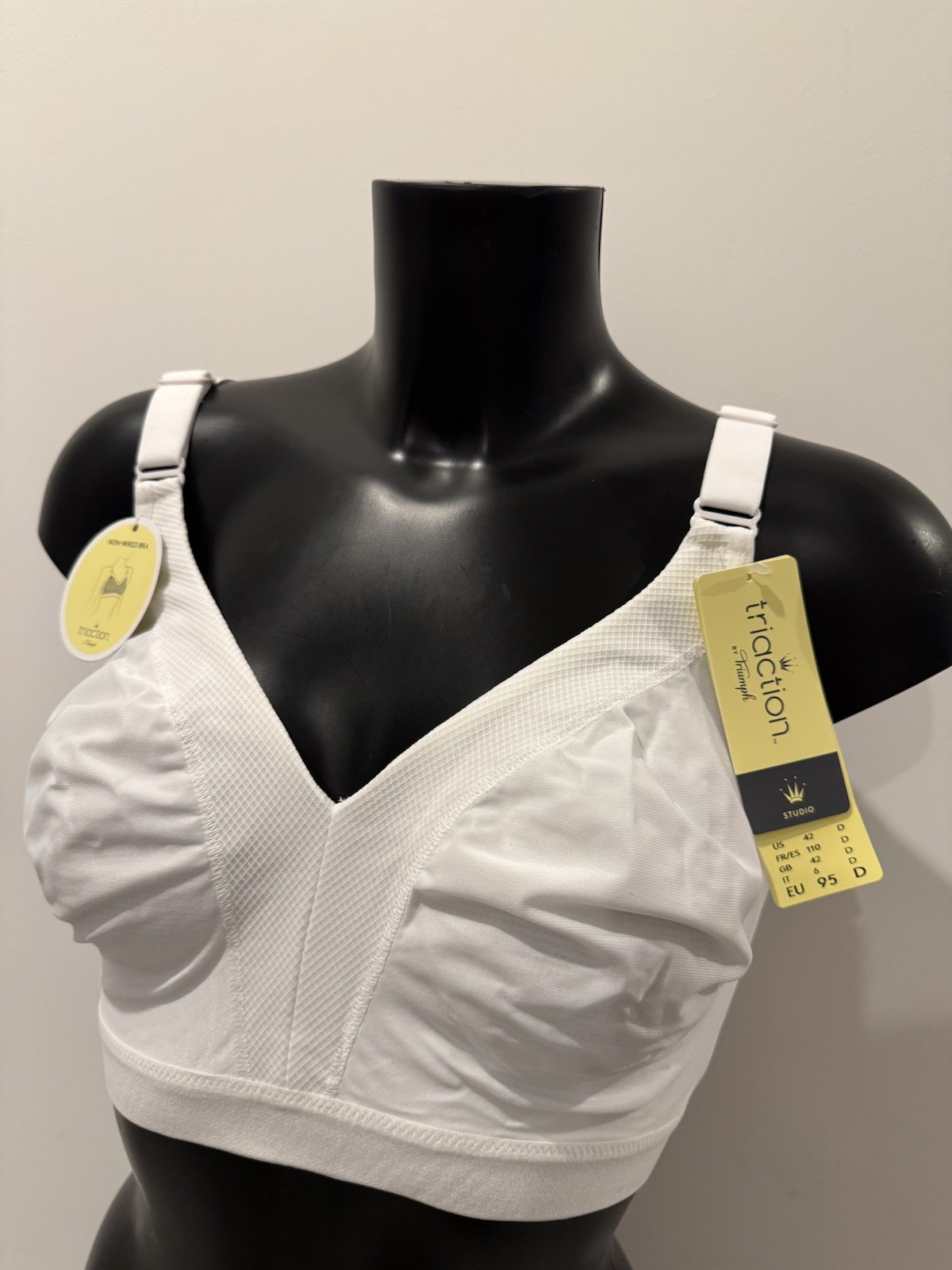 Triumph Triaction Wellness Front Sports Bra White 42D | eBay UK