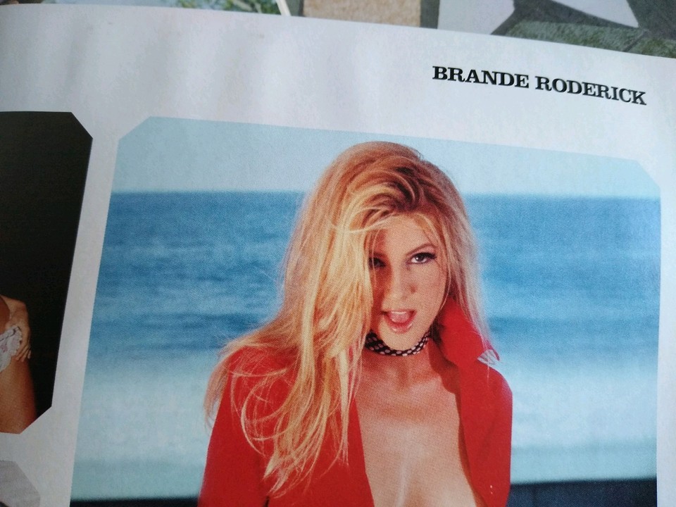 Front Magazine 2002 #44.Kelly Brook. Brande Roderick. Fatboy Slim ...