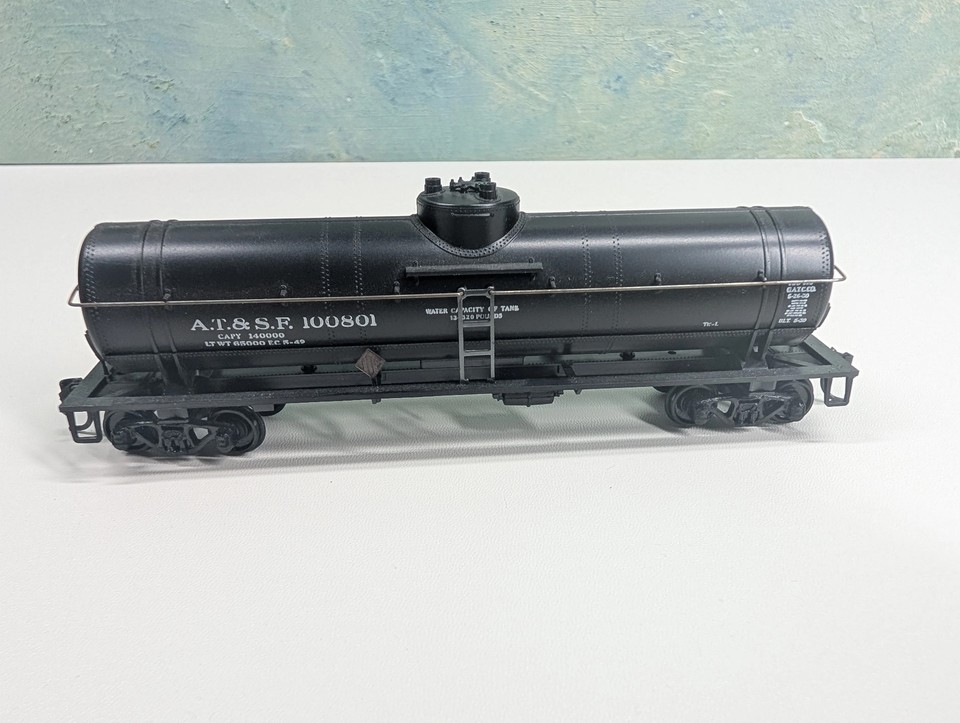 Athearn 1574 HO Scale Single Dome Tank Car Santa Fe ATSF #100801 READ ...