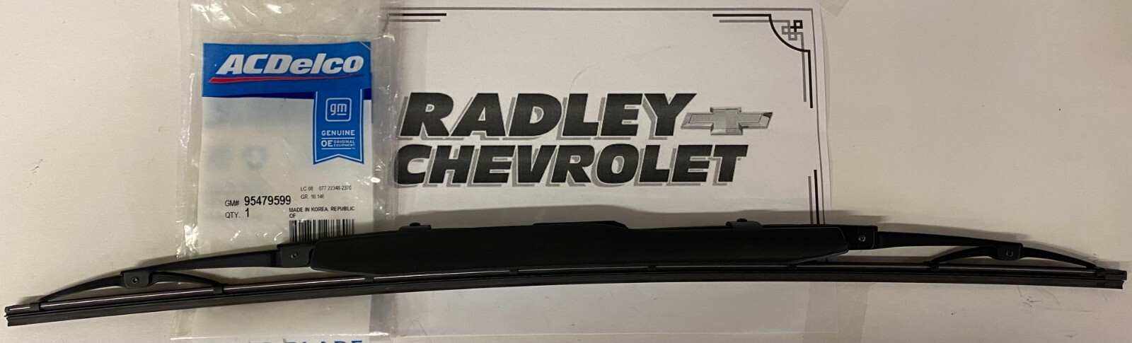 NEW GM OEM WIPER ARM- FRONT BLADE- GENERAL MOTORS GMC 95479599 | eBay