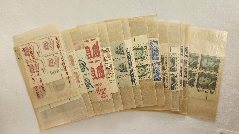Vintage USA Stamps 1900s ~ hundreds of packs of 4 in each wax envelope ...