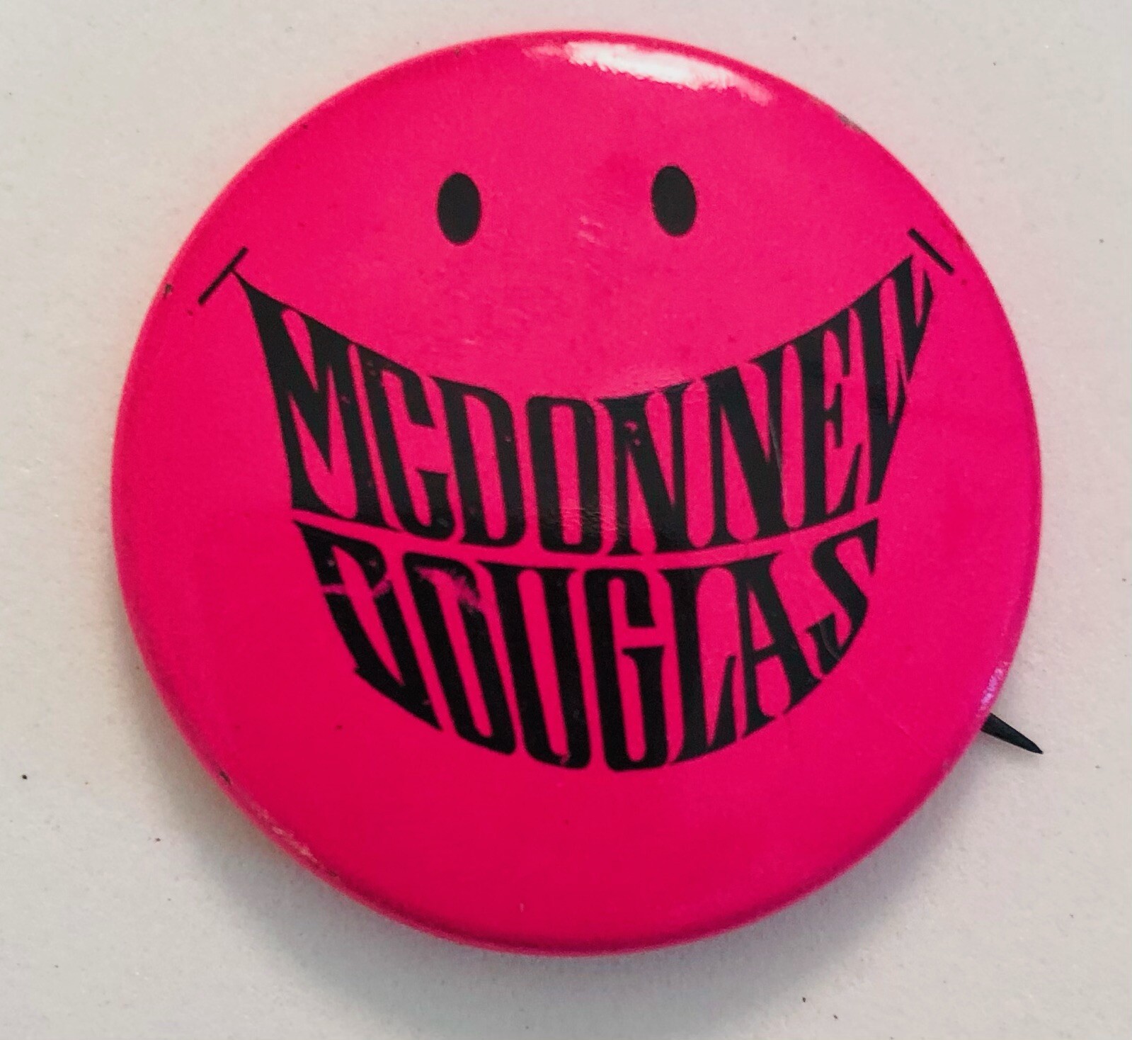 McDonnell Douglas Smiley Face - Pin Back Button - Airlines | eBay