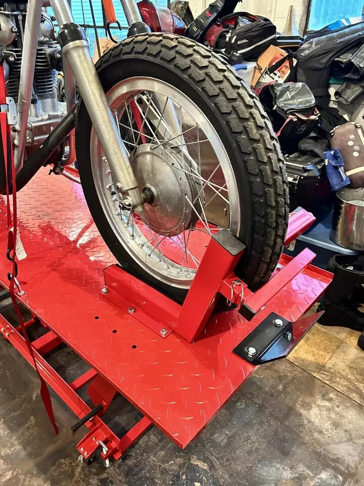 Universal Motorcycle Wheel Vise Stand Bike Tire Stop Wheel Chock ...