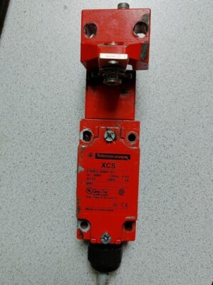 TELEMECANIQUE XCS-A701 COMPLETE WITH KEY SAFETY SWITCH WOW!! | eBay