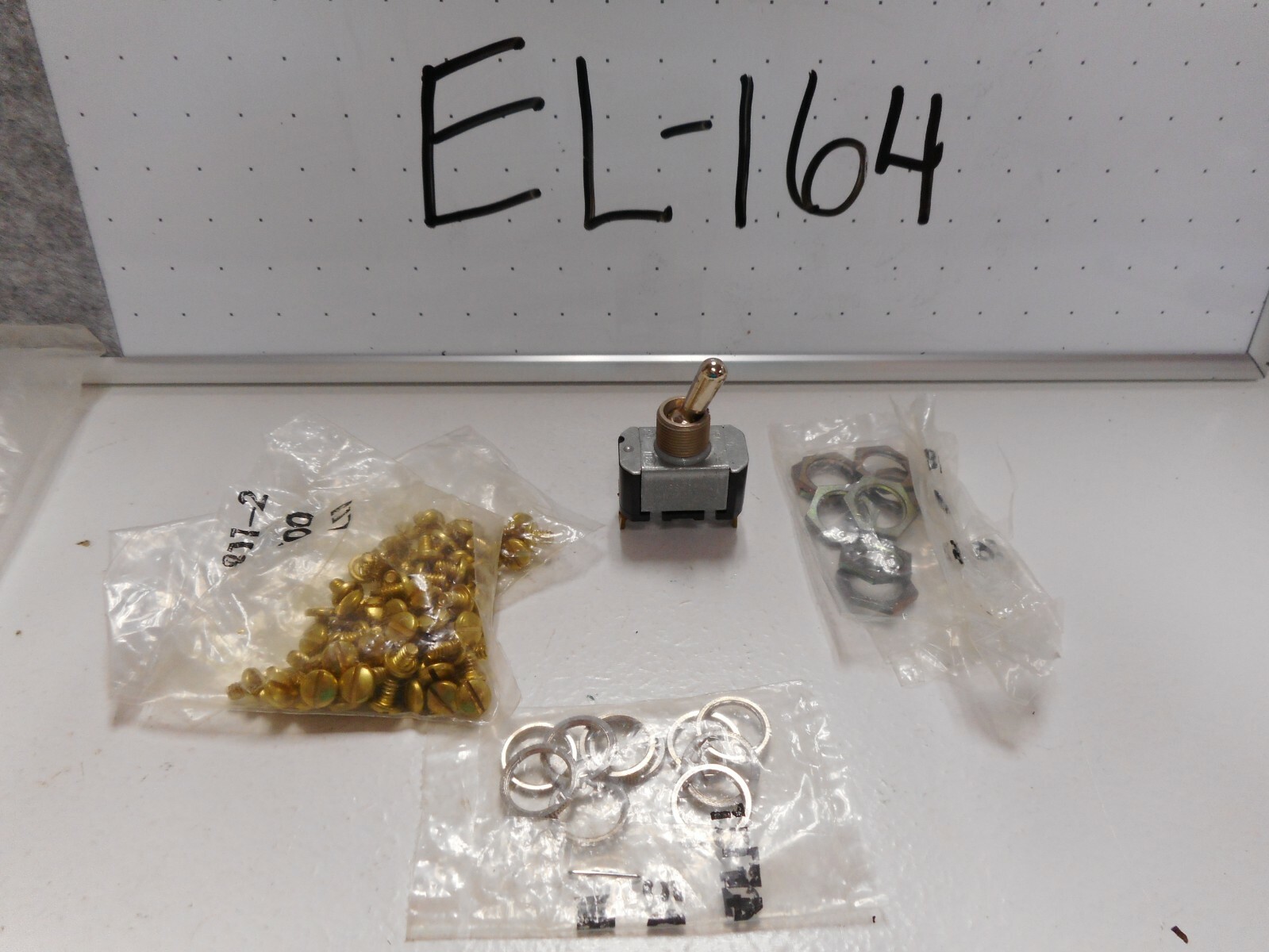 NOS 7581K5 EATON 81640 TOGGLE SWITCH 5930-01-22-0402 | eBay