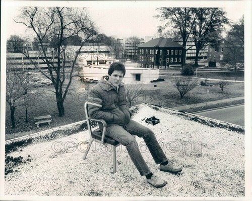 1986 Press Photo Chuck Boozer on Roof WEZC Radio Station Charlotte N ...