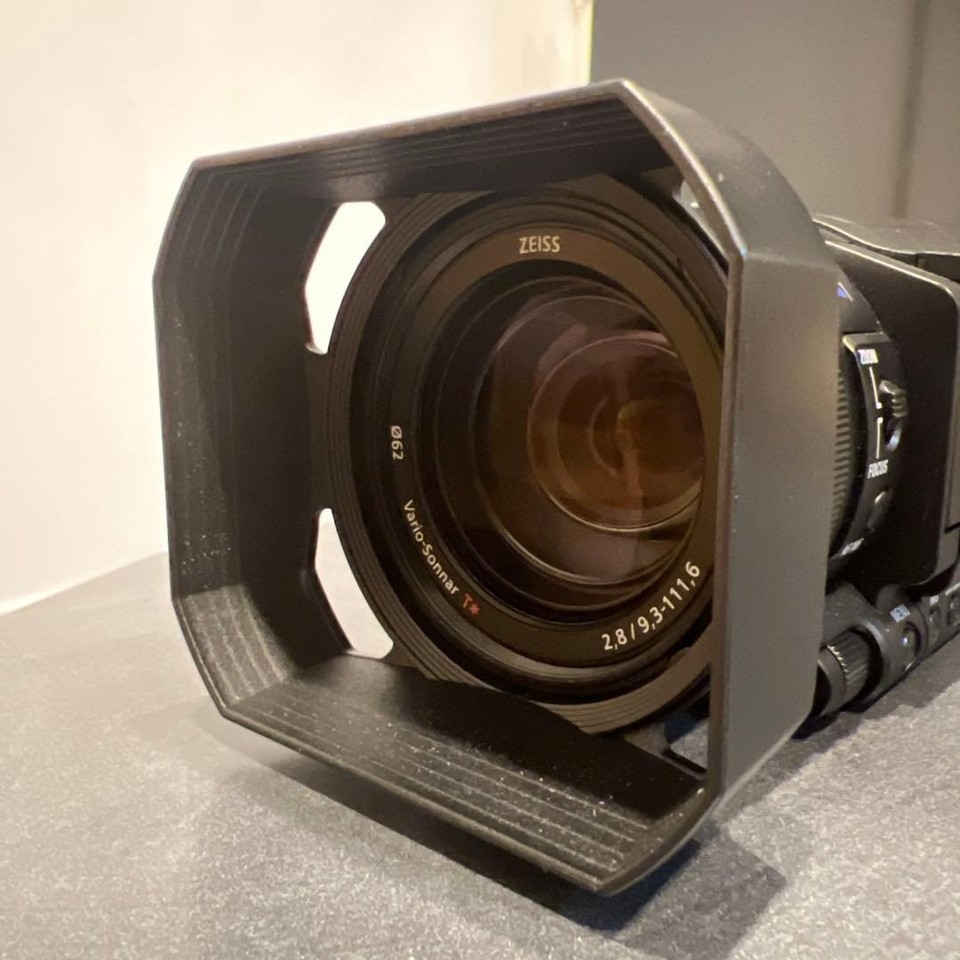 Sony FDR-AX700 4K Video Camera Handycam tested w/ Adapter 64GB SD card ...