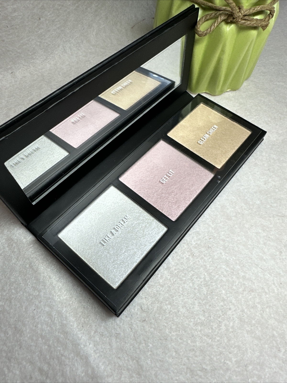 Mac HYPER REAL GLOW Highlighter Palette GET LIT Hyper Real Glow Palette ...