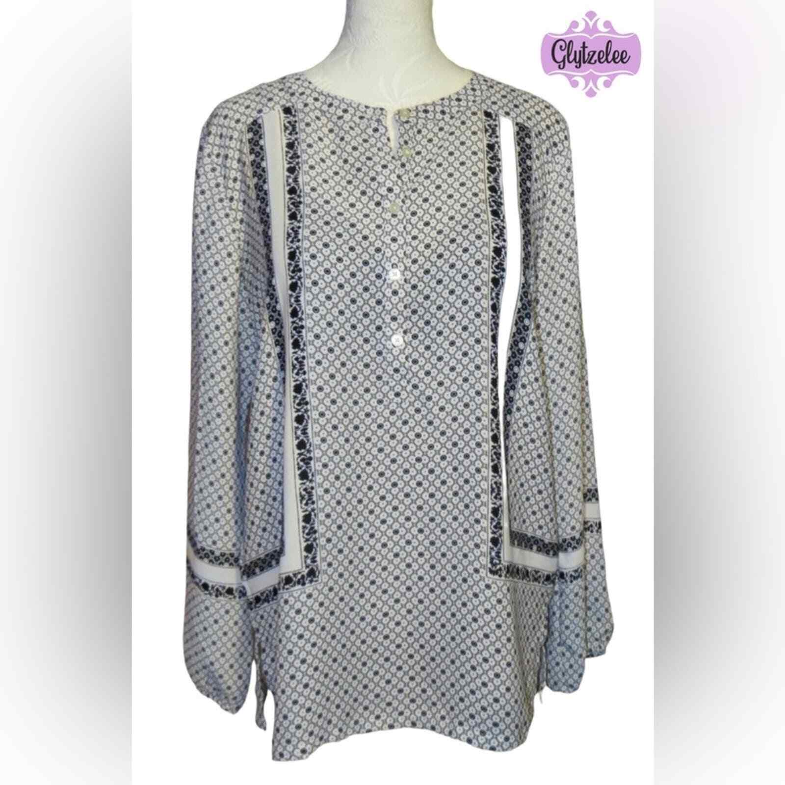 LOFT Black and White Floral Partial Button Tunic Wo… - Gem
