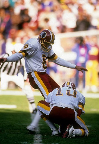 Kicker Chip Lohmiller Washington Redskins kicks a field goal- Football ...