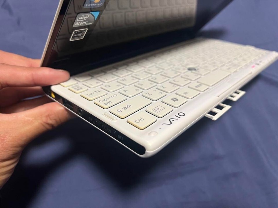 SONY VAIO P series type P VPCP119KJ Windows7 CPU Intel Atom Z530 Memory ...