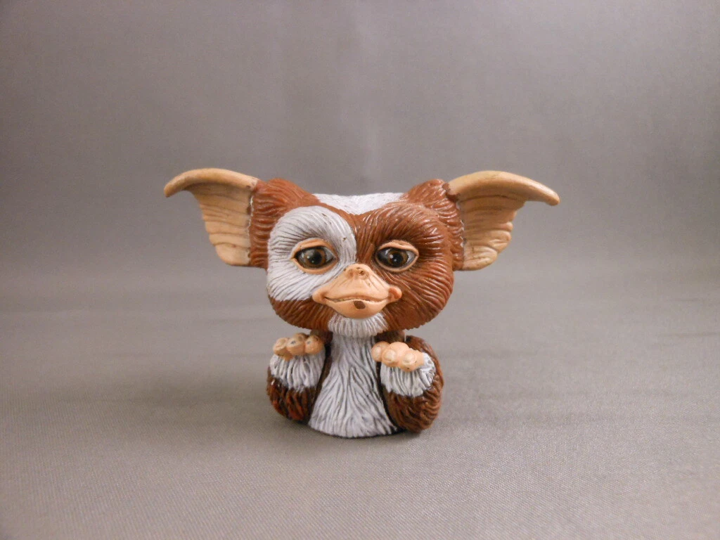 Gremlins Gizmo Driving Car