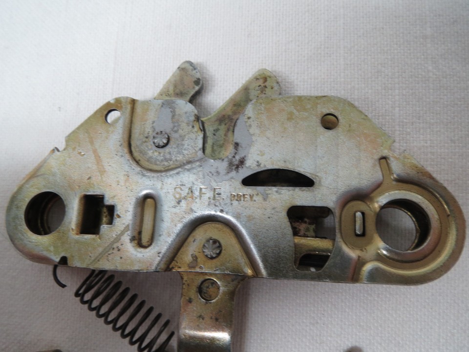 Alfa Romeo Milano 75 TRUNK LATCH + HARDWARE boot catch SAFE lock | eBay