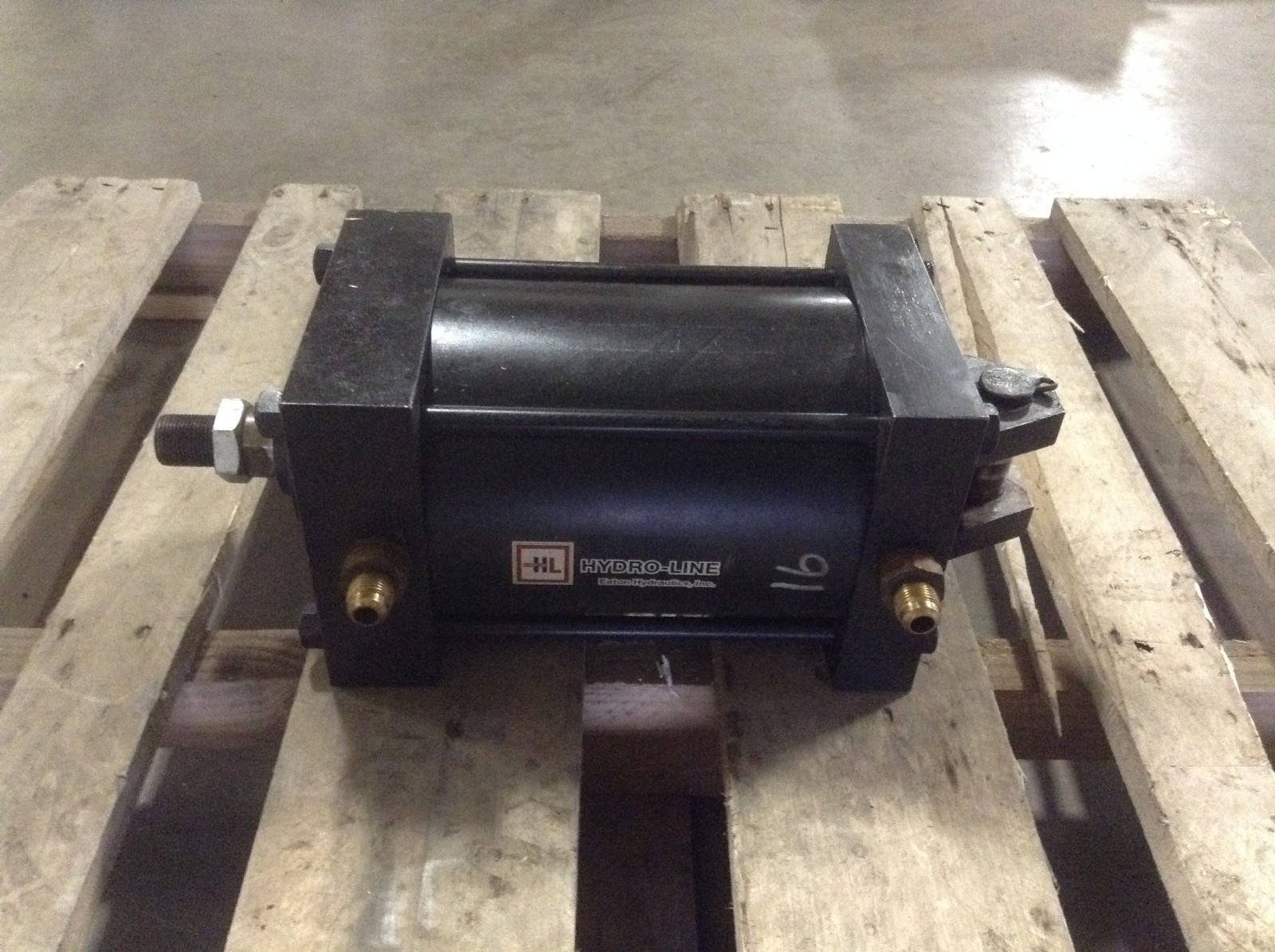 Eaton Hydro-Line R5C-6X6-B-1.38-2-N-N-N-1-1 250 PSI Cylinder R5C6X6B | eBay