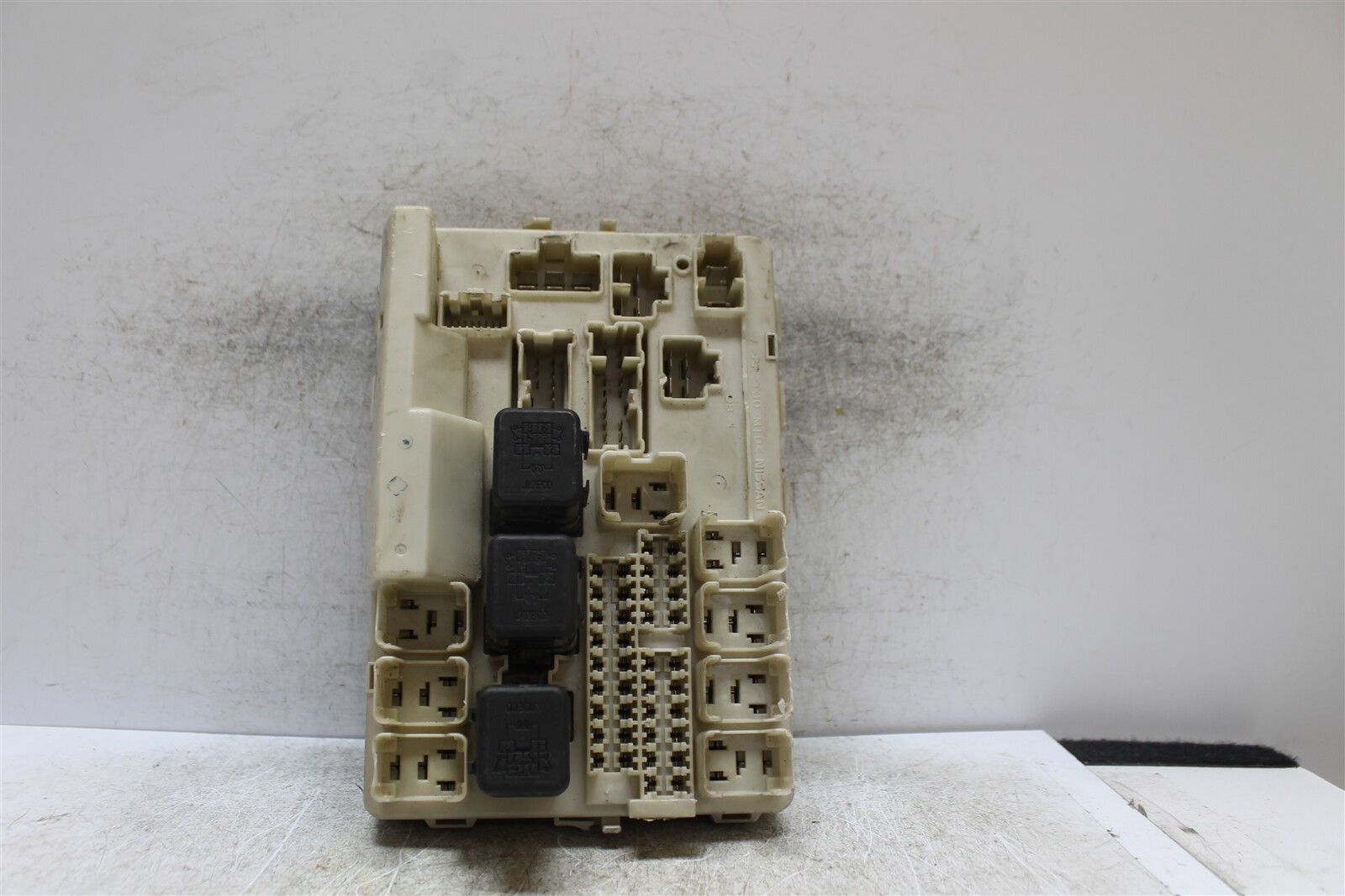 2007-2009 Nissan 350Z Fuse Box Relay Unit 284B7CG005 Module 666 2C7-B4 ...