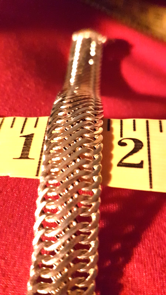 14kt solid gold bracelet - 7 1/2 in long, 1/2 in wide 10 grams - slight ...