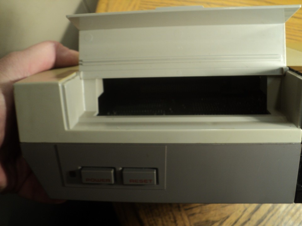 Nintendo NES Console No. NES-001 Parts /Repair Power Light Blinks 100% ...