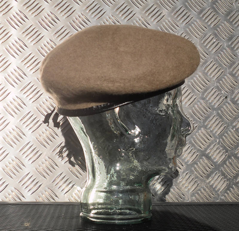 Army / Military Style Beige Wool Beret / Berret - Size 7¼ - Medium ...