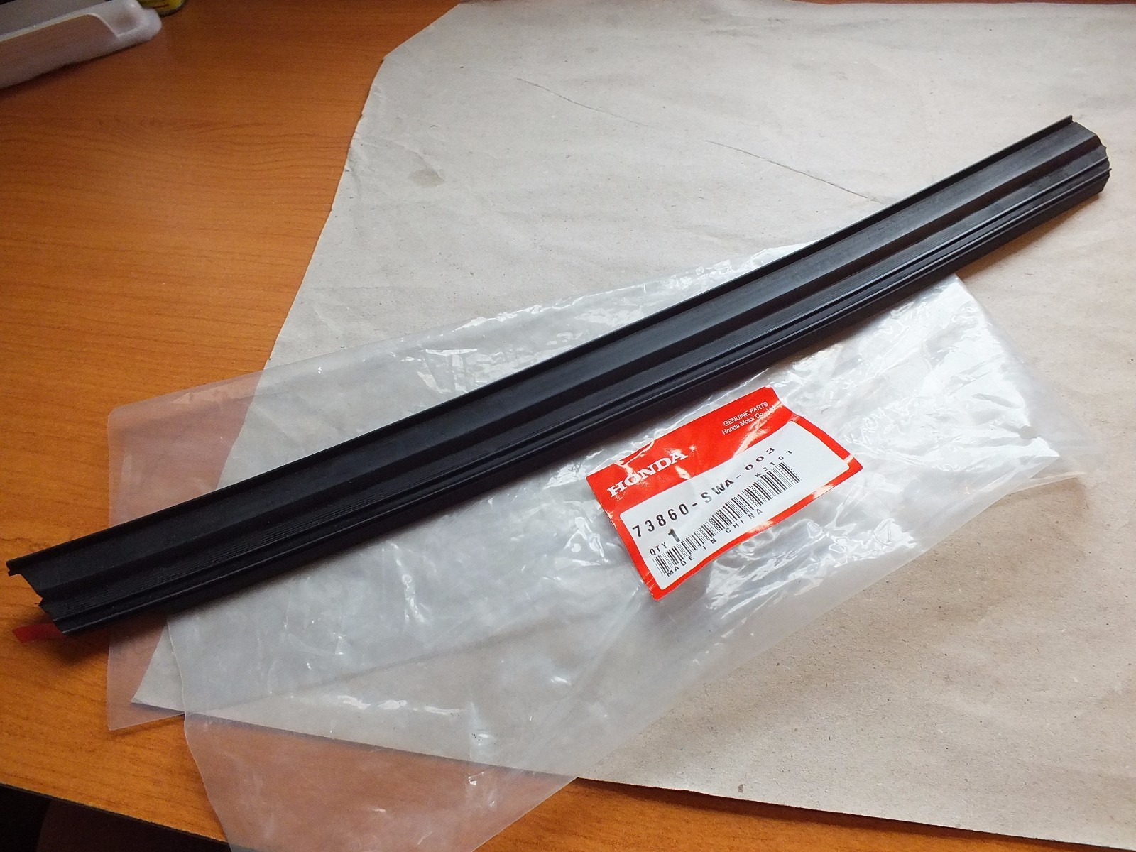 New Genuine Honda CR-V 07-08 Rear Quarter glass front seal 73860-SWA ...