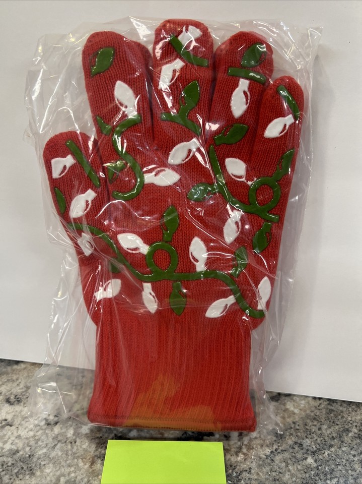 Temptations Tara Oven Safe Gloves Mitts RED HOLIDAY LIGHTS Small ...