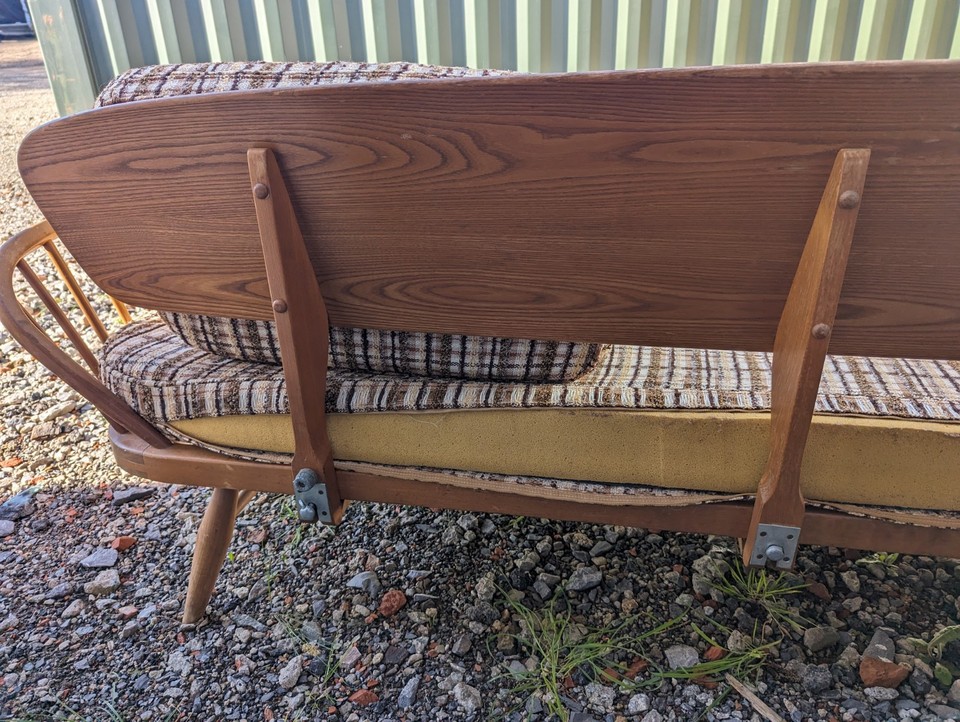 Ercol Studio 355 Couch/Day-bed with original cushions and foam new ...