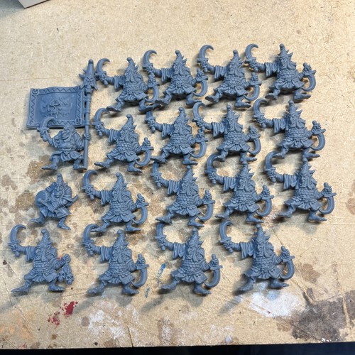 Warhammer chaos dwarf SNEAKY gits with command 18x figures | eBay