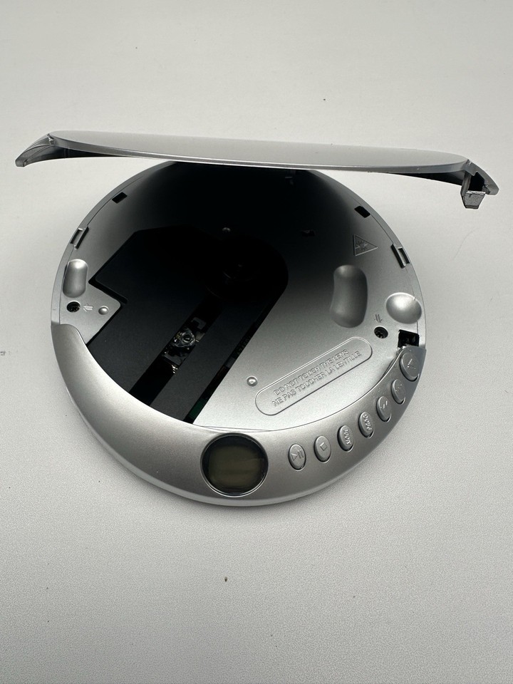 Bush PCD-220B Portable CD Player Silver Retro Discman Style Walkman ...