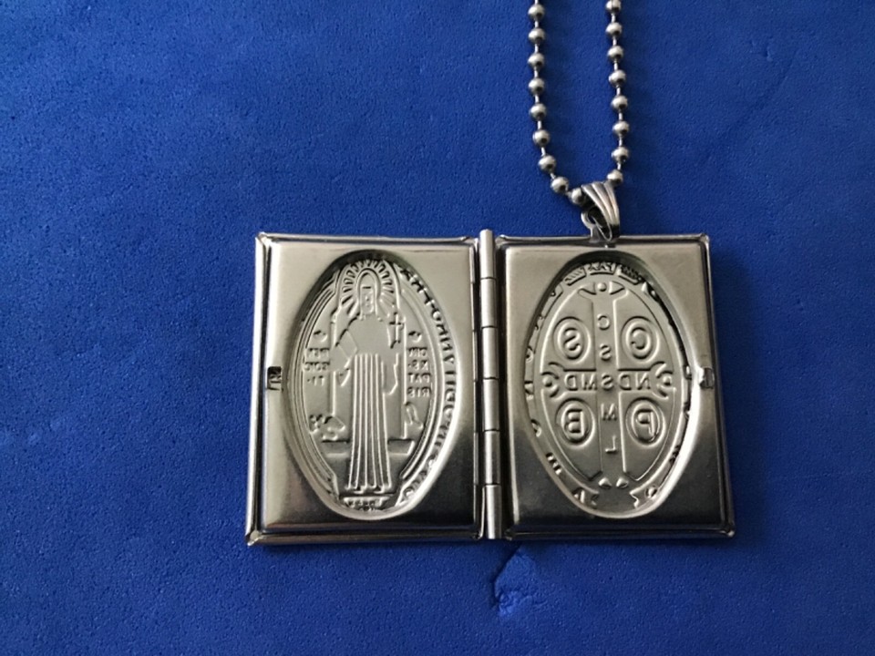 St BENEDICT LOCKET Protection NECKLACE Saint Medal STAINLESS STEEL 30 ...