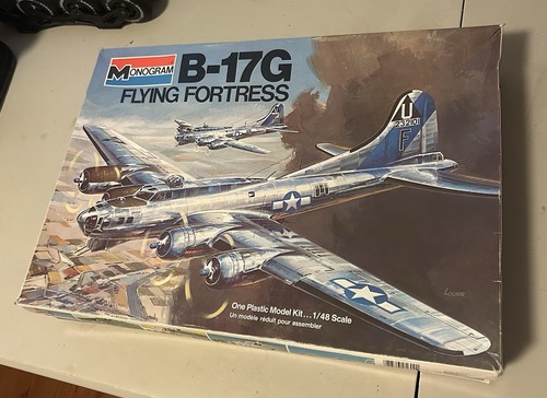 Monogram B-17G Flying Fortress 1/48 Scale Model 5600 Opened but ...