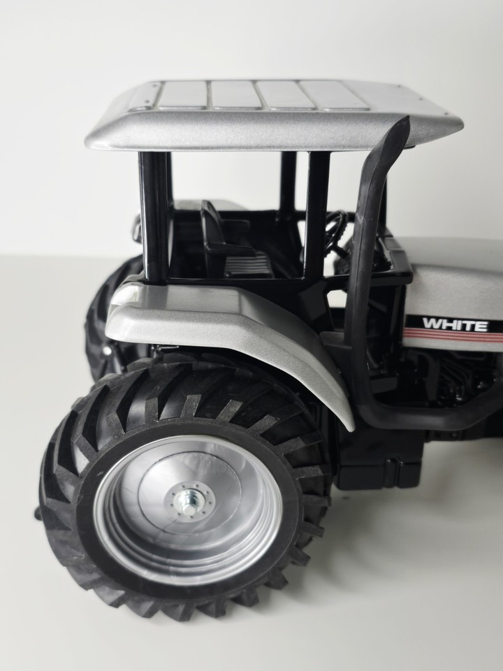 Scale Models - AGCO White Tractor 6195 - 1:16 Diecast - Signed By ...