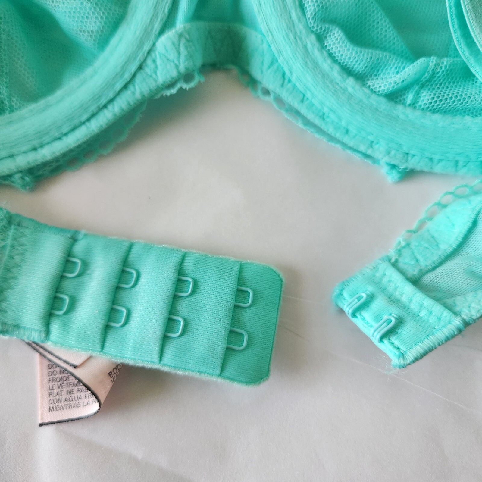 Victoria's Secret Body By Victoria Green Lacy Unlined Demi Bra 32B ...