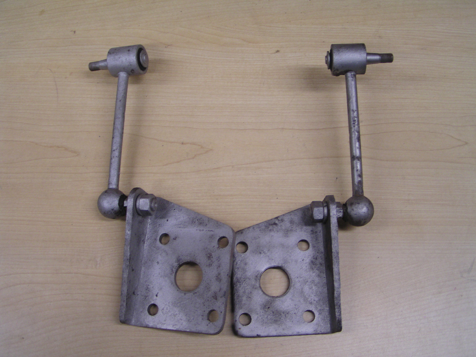 MG Midget Austin Healey Sprite Rear Axle Shock Bracket Assemblies 1964 ...