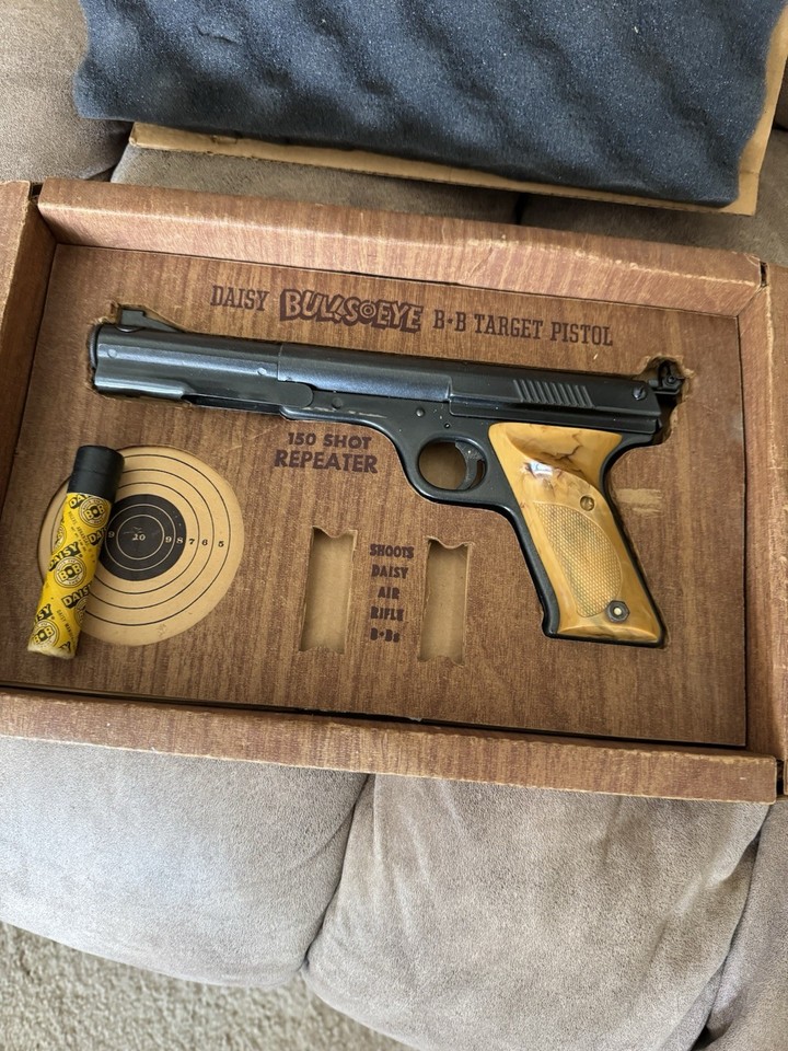 Vintage Daisy Model 177 Bulls Eye BB Target Pistol Excellent Condition ...