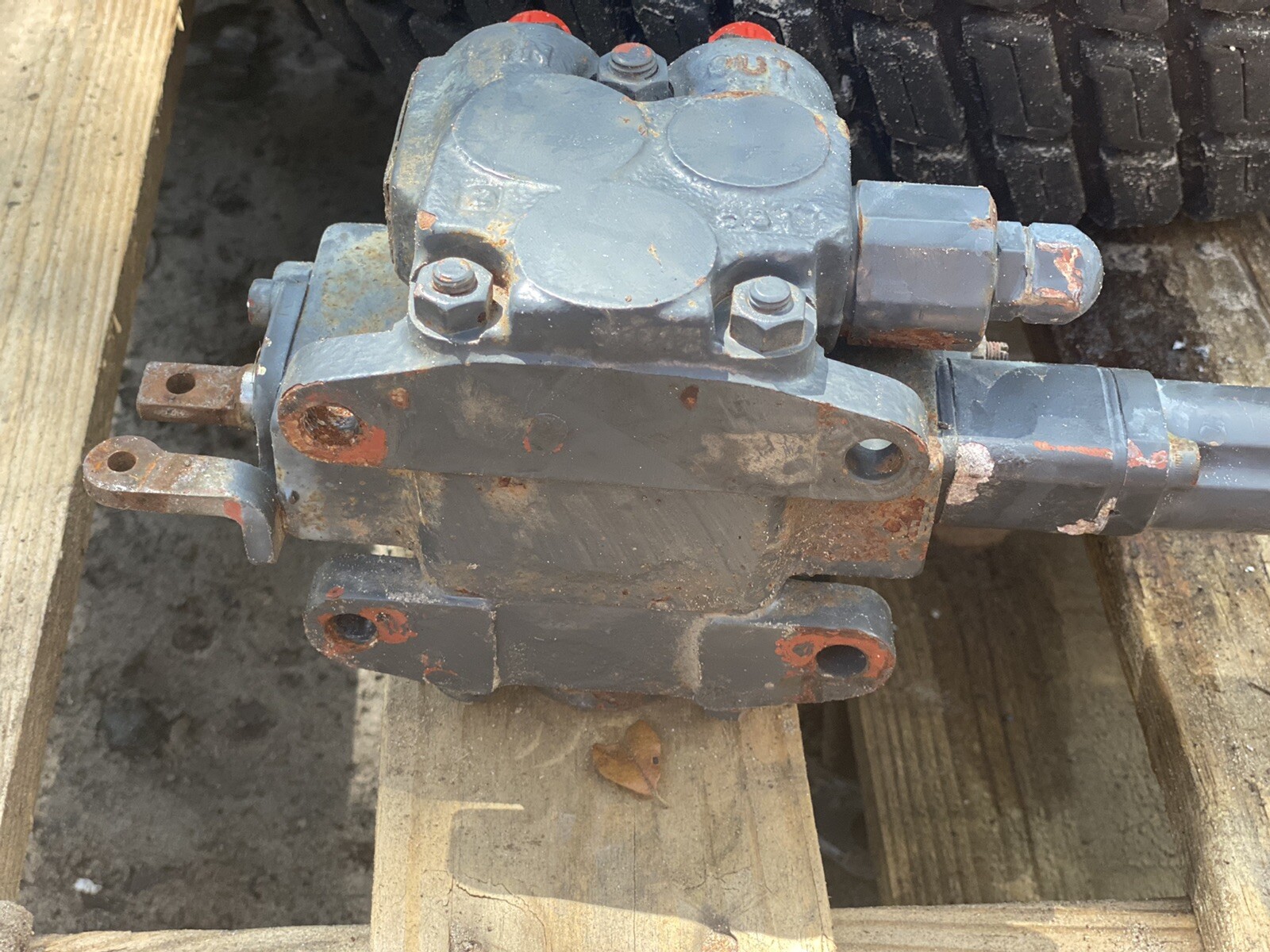 Kubota F210 Hydro Control Lift Valve 307830-1610 | eBay