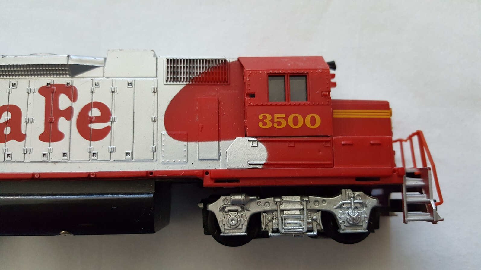 Life Like HO Scale Santa Fe GP-38 Diesel Locomotive #3500 1:87 Model ...