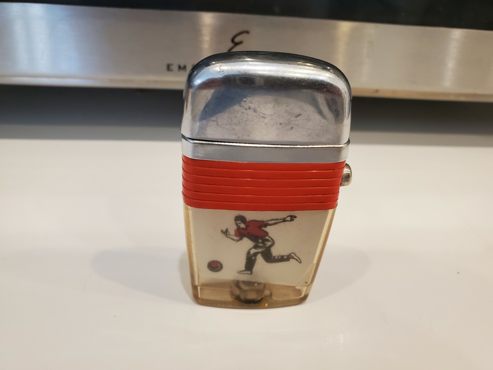 Vintage Scripto VU Lighter BOWLER with Red Band | eBay