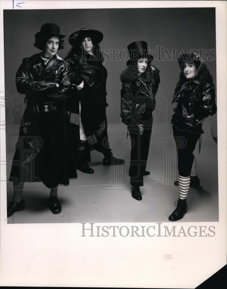 1991 Press Photo Cathryn Cushing and Melinda Pittman of the Fallen ...