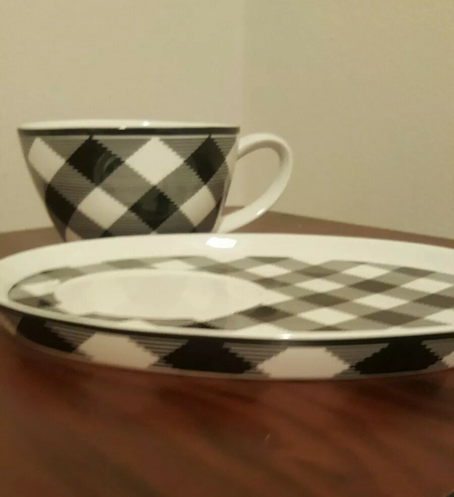 Ciroa Porcelain Plate/Mug Set Mini Bites Black and White Plaid Coffee ...