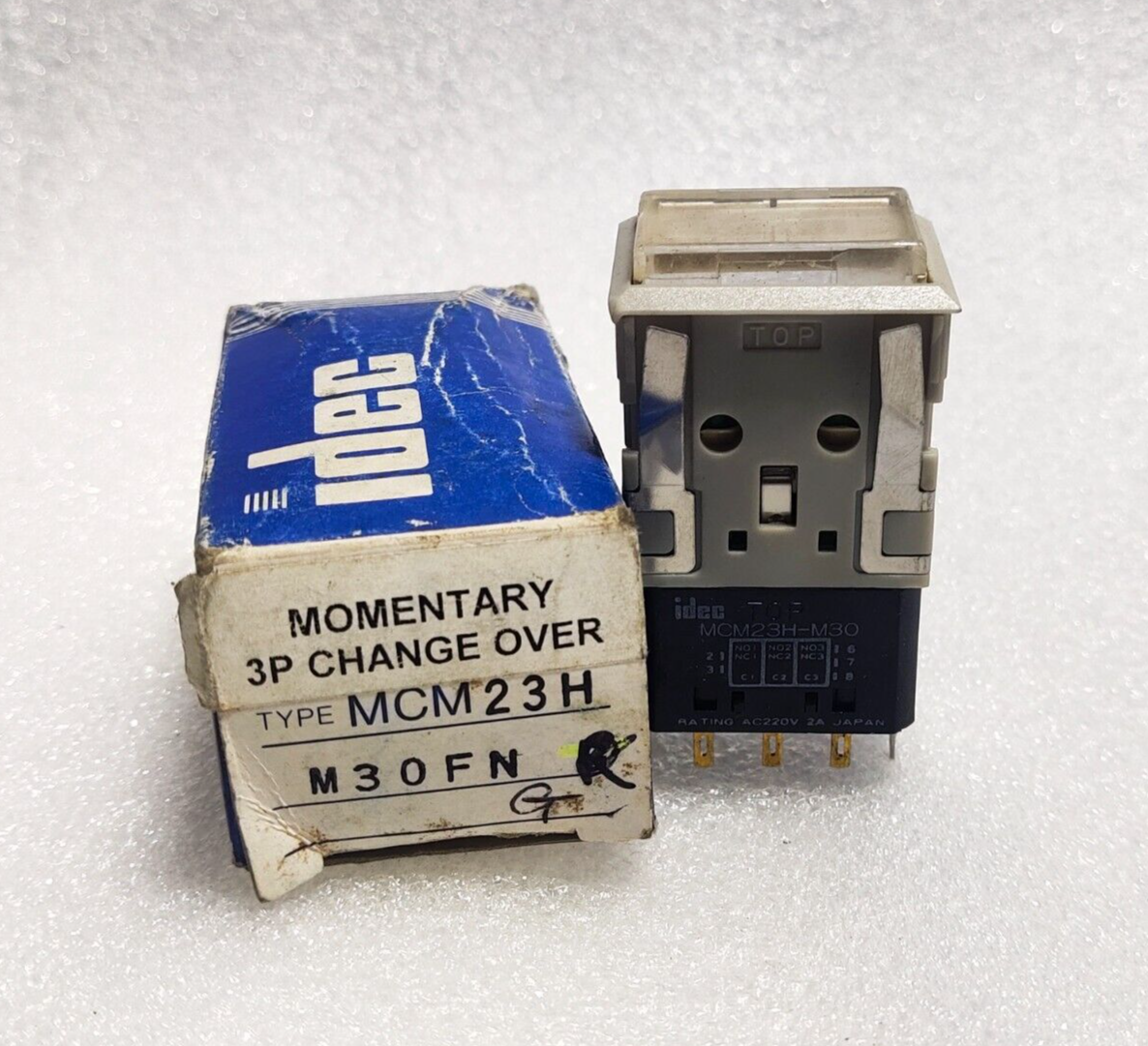 Idec MC23H M30FN Momentary 3P ChangeOver Push Button Switch MC3D-M Made ...