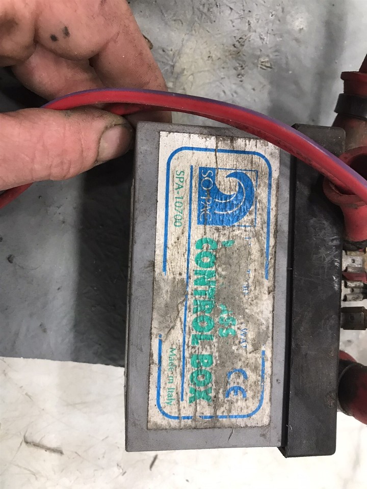 97 Sea Ray Sundancer 300 Boat Lofrans Progress 1 anchor winch windlass ...