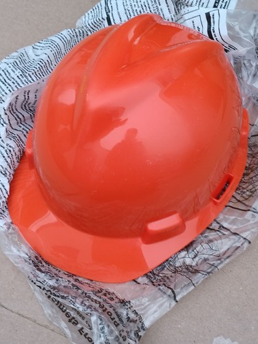 MSA Red Vangard II Helmet With Ratchet Suspension Cetified Model Size M ...