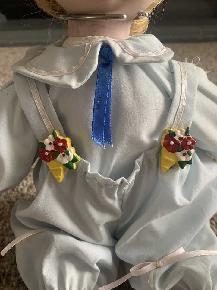 Ladybug porcelain doll OH 12217 ME 2087 Very Detailed Ice Cream Girl ...