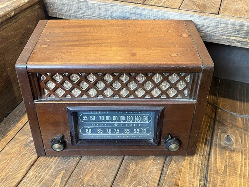 Vintage General Electric Model 221 AM/SW Wood Table - Tube Radio ...