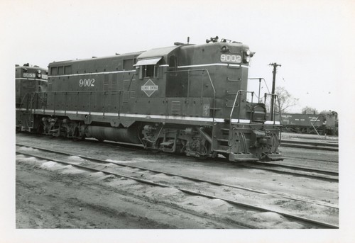 FIVE B&W RAILROAD PHOTOS ILLINOIS CENTRAL 9002 9011 9078 9025 9026 EMD ...