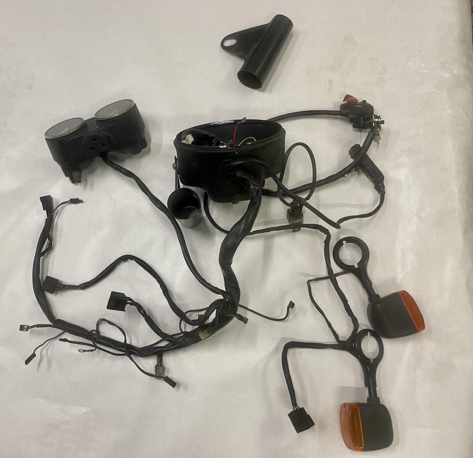 BMW R80 R100 front light housing/instrument cluster 84k/turn signals ...