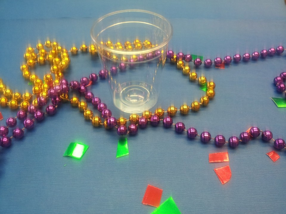 (25 BEADS) MARDI GRAS BEADS 33" METALLIC FESTIVE PARTY, ASSORT COLOR ...